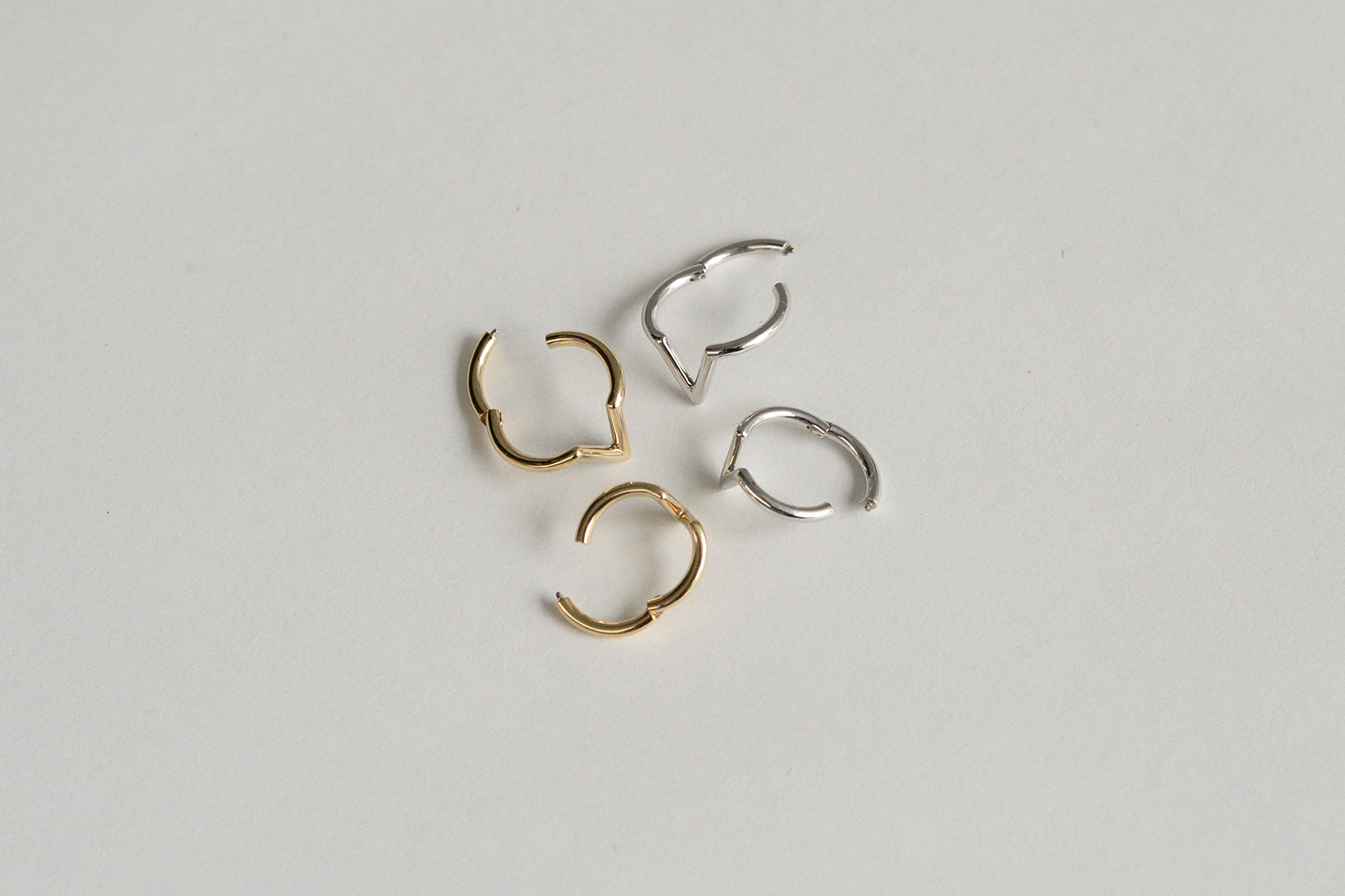V Hinge Ring 入荷！！ - ボディピアス スタジオ :+: ゲートブリッジ